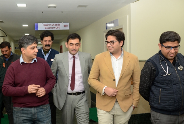 Dr. Manchanda: a renowned oncologist from London visits Superspeciality ...